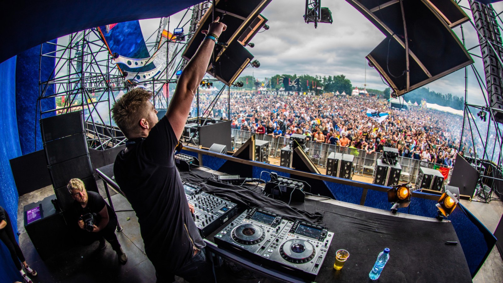 Defqon.1 stages door de jaren heen: 2003 - 2018 | Blogs | Hardstyle Report