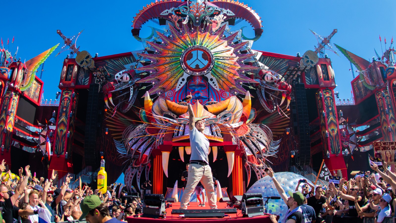 Defqon.1 fans in the spotlight | Blogs | Hardstyle Report